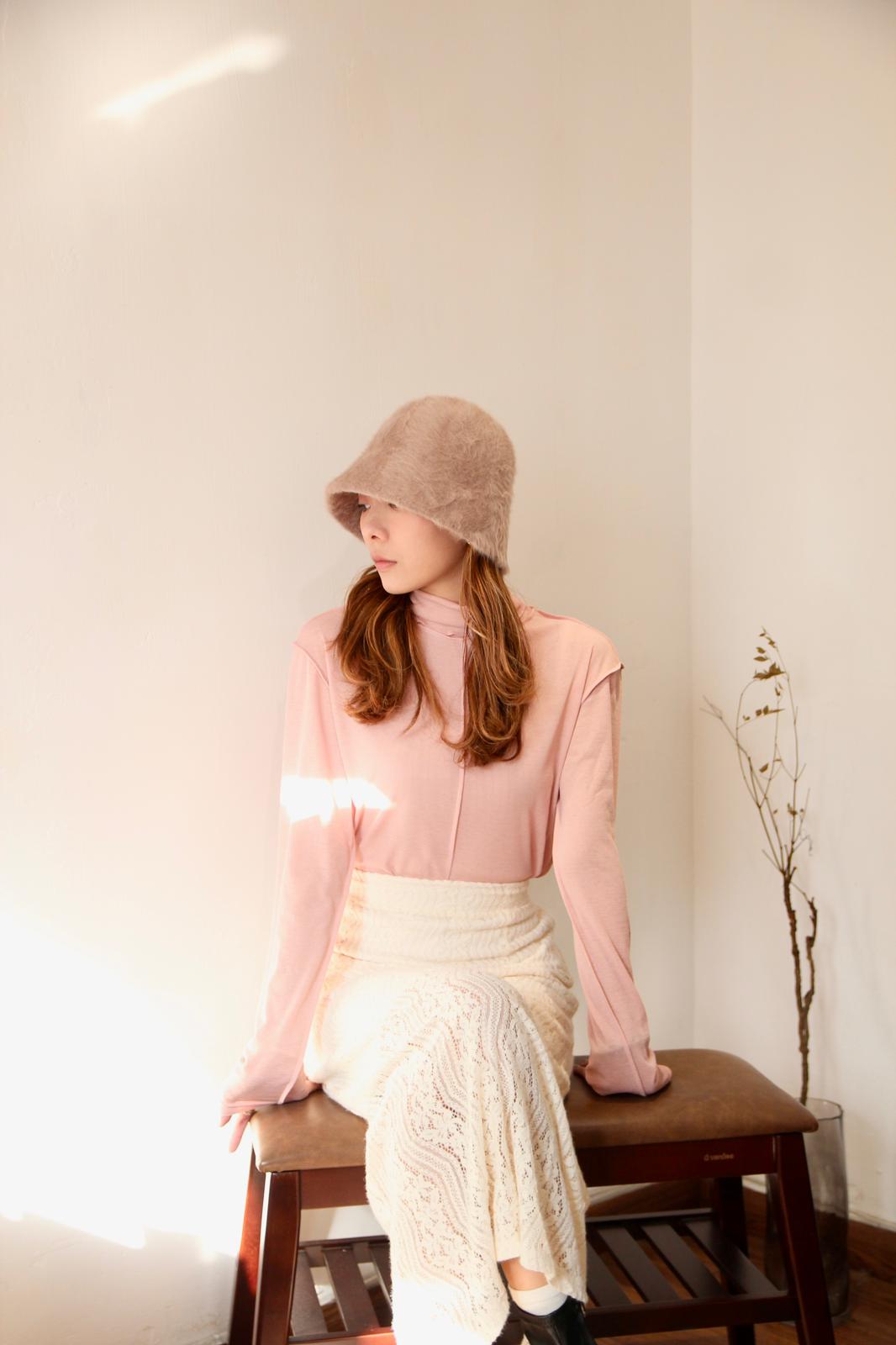 Mocha fluffy hat – Aurora Studio