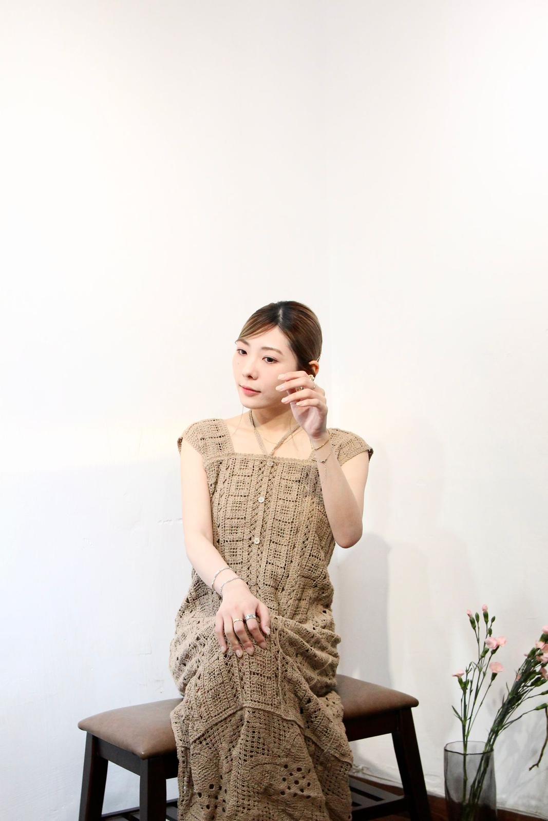 Mocha pattern lace-up ops – Aurora Studio